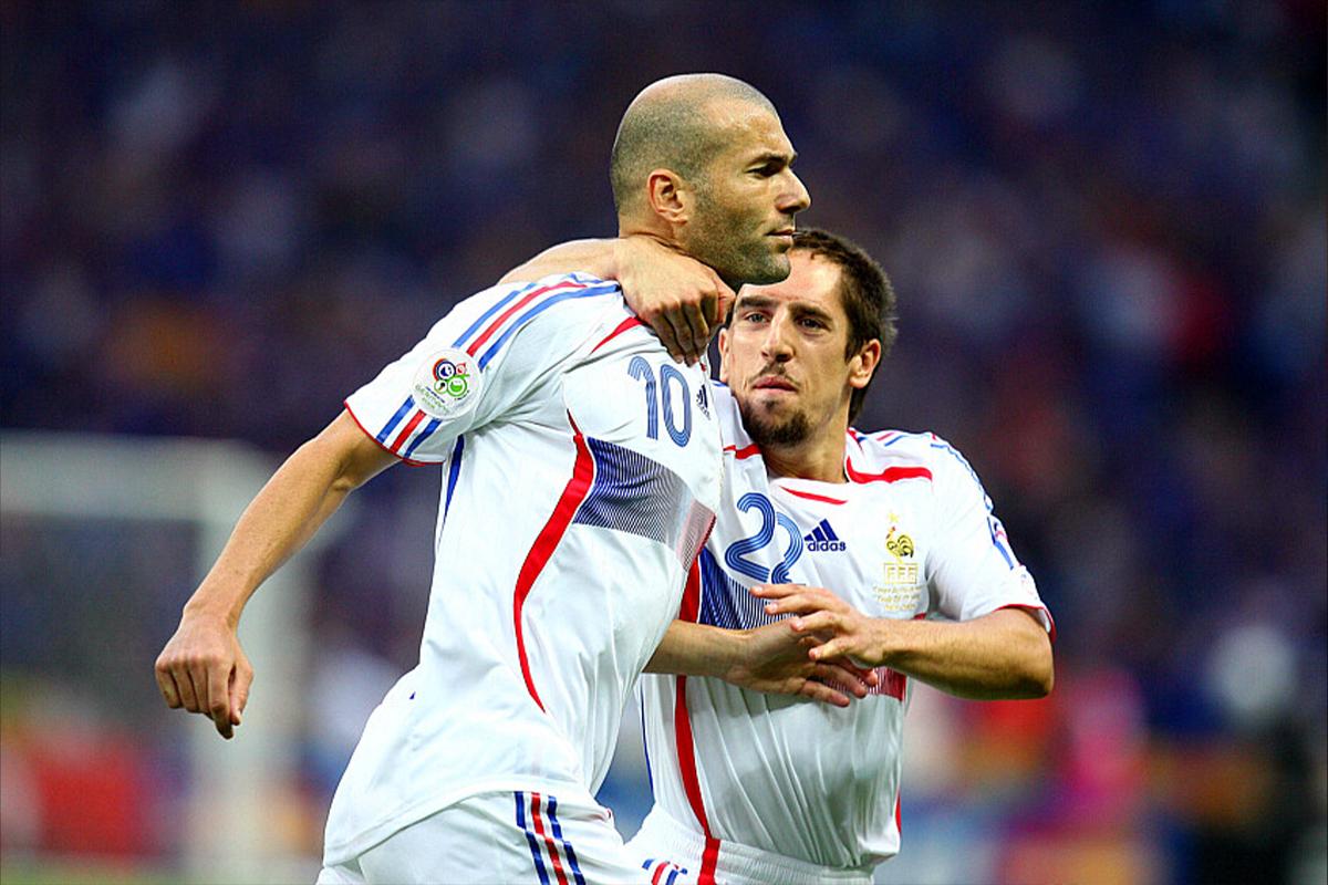 Mercato - Quand Zinedine Zidane n'était qu'à un pas des Girondins de ... Mercato - Quand Zinedine Zidane n'était qu'à un pas des Girondins de ...